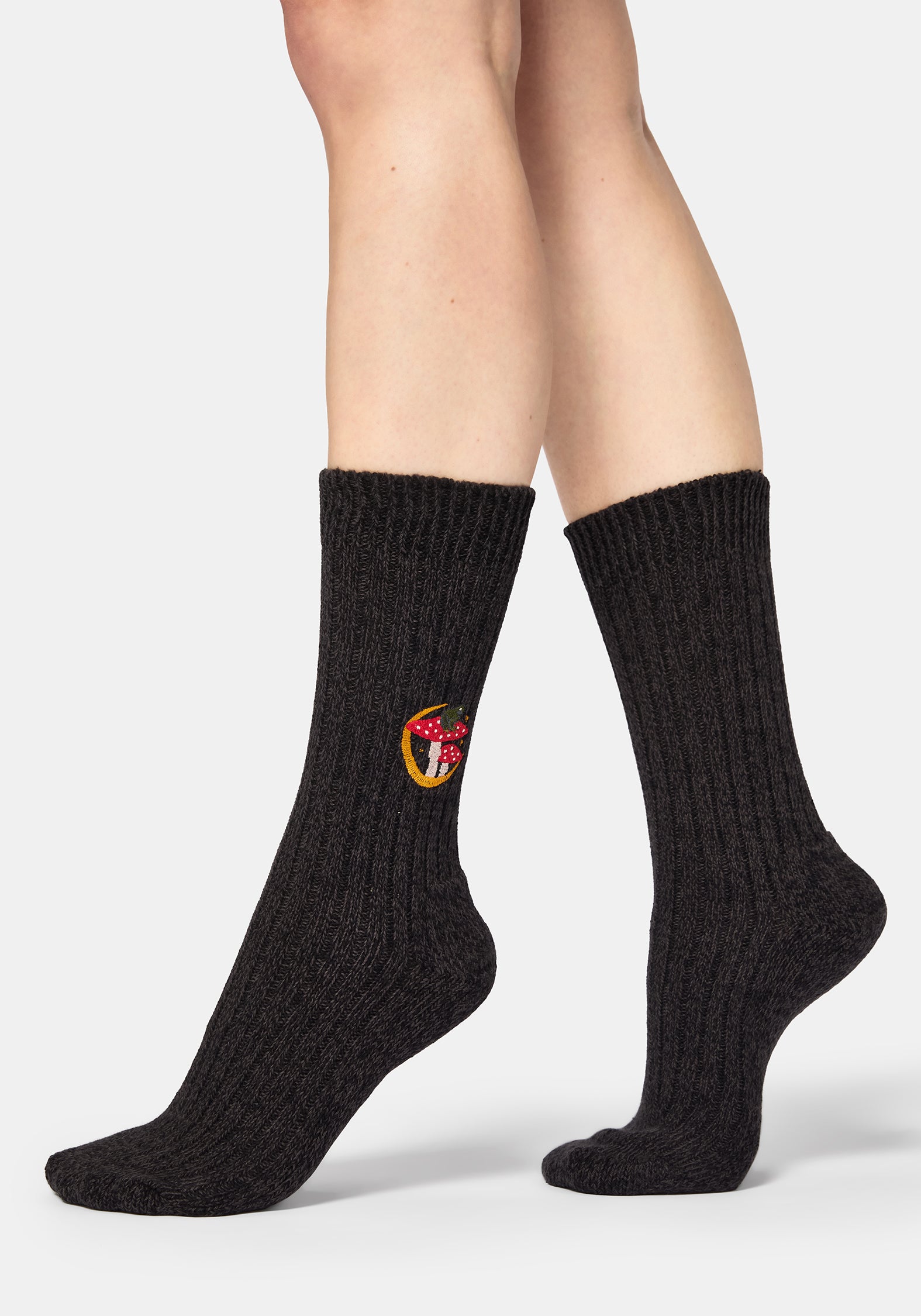 Swamplife Embroidered Knitted Socks – Disturbia
