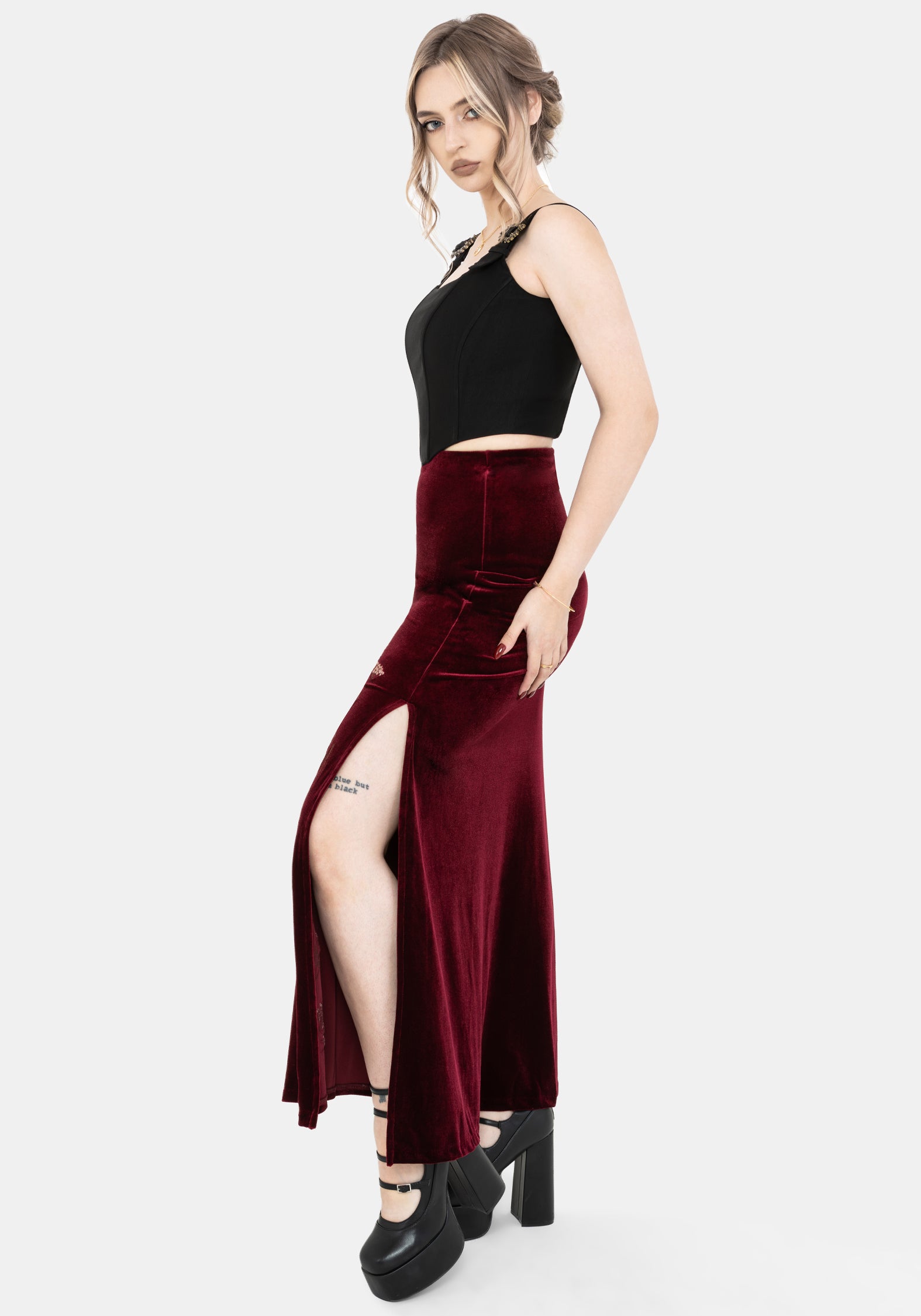 Virosa Floral Embroidered Velour Maxi Skirt – Disturbia