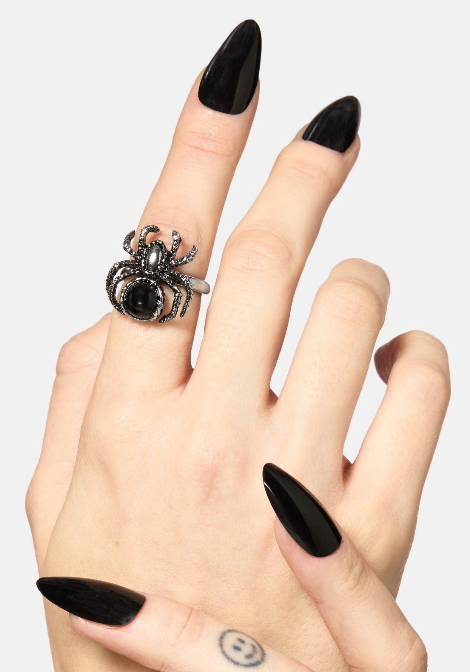 Arend Spider Ring – Disturbia