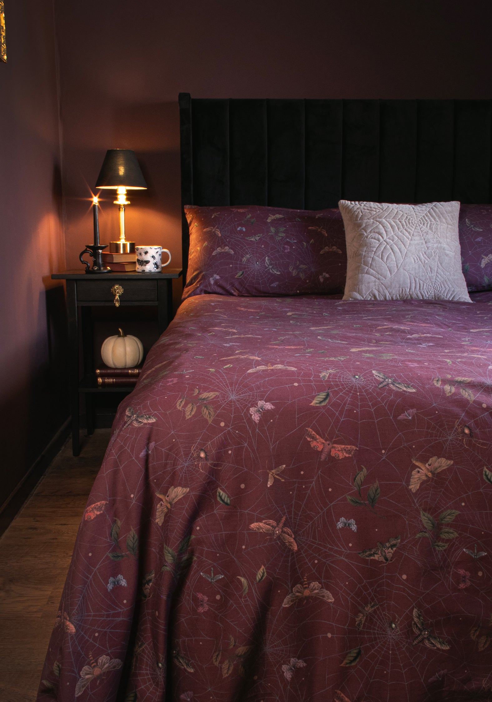Celia Moth Web Bedding (UK King) – Disturbia