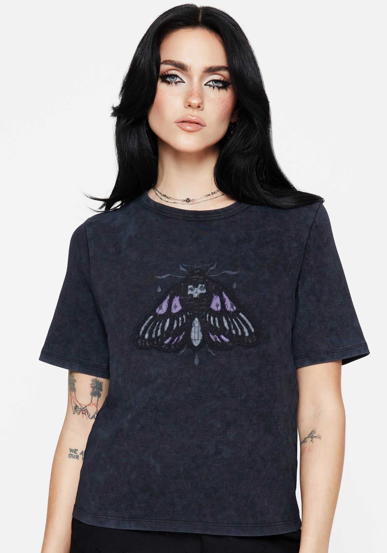 Summertime Cotton Moth Applique T-Shirt – Disturbia
